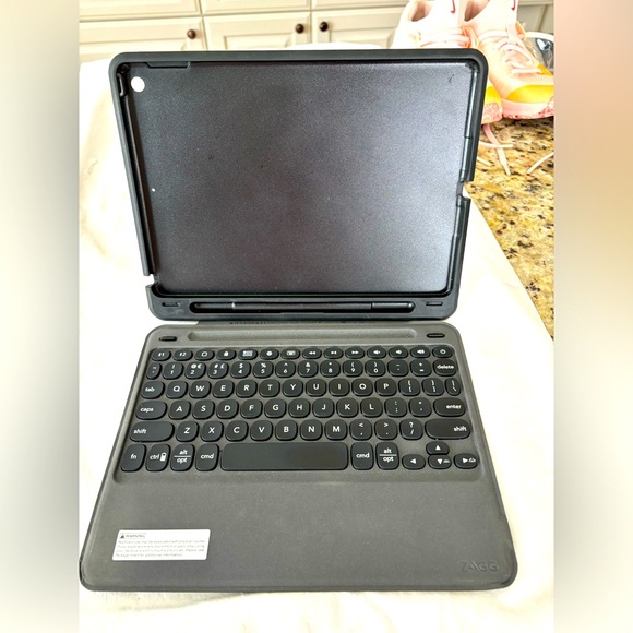 ZAGG | Computers, Laptops & Parts | Zagg Keyboard For Ipad Dim Shown In ...
